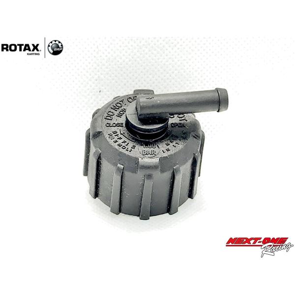ROTAX-MAX用のラジエターパーツです。パーツ図の部品番号2番のラジエターキャップ　ガスケット1.0barです。旧型（シルバー）ラジエターと共通部品です。※ご注意※実店舗や当店ウエブストアでも販売しておりますので、欠品になっている場合も...