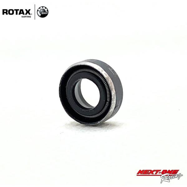 ROTAX-MAX用のEVO排気バルブ周辺パーツです。パーツ図の部品番号8番のオイルシール 6x11x3/4.5NBRです。販売は1個単位になります。※ご注意※実店舗や当店ウエブストアでも販売しておりますので、欠品になっている場合もあります...