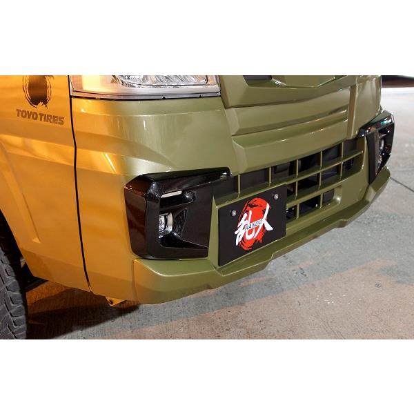 エアロテックジャパン乱人【FOGカバー】　・左右2点セット　・貼り付けタイプ【適合車種】　DAIHATSU　ハイゼットトラック 前期　H30/5〜R3/11(M/C前)　S500P/S510P【商品状態、素材】　新品。FRP製、未塗装ゲルコ...