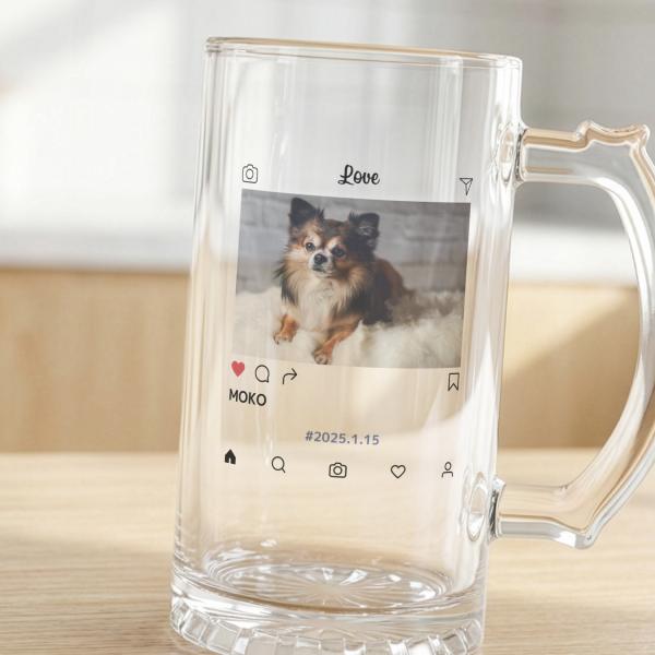 毎日の晩酌を、ちょっと特別な時間に写真＆メッセージ入り 名入れビールジョッキ両面に特別な写真やメッセージを入れられるビールやお酒好きの方へのプレゼント、記念日の贈り物など様々なシーンで喜ばれます誕生日／結婚記念日／母の日・父の日／還暦 など...