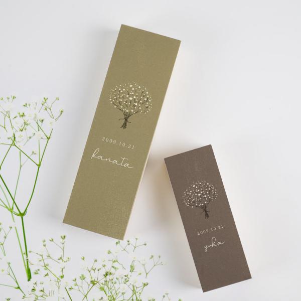 職人さんがひとつひとつ丁寧に作った松の産毛ケースです。完全オリジナルでお名前や誕生日をお入れ出来ます。お子さん用・ギフト用にぴったりです♪お名前と誕生日を刻印できます。オプションで裏面に出生時間　体重　身長を刻印できます。本体の大きさSサイ...