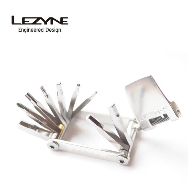 完全新設計の薄型コンパクトツール。新しいアナダイズド加工のアルミサイドプレートにボルト固定でオールステンレス鋼のビットを搭載。使う頻度の高いツールがコンパクトにまとめられています。主な仕様・重量　102g・ツール内容　六角レンチ×6サイズ:...