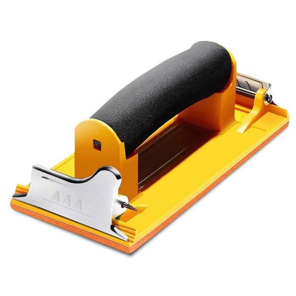 【発売日：2026年02月20日】【研磨作業に時間をかけすぎていませんか？】裏面のフェルトスポンジパットで衝撃吸収グリップはスポンジタイプで手が痛くならないクリップ式で楽々装着ハンドサンダーなら面倒な研磨も楽々解消します【パットで衝撃吸収】...