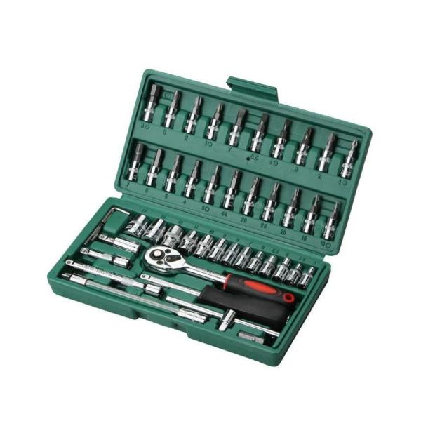 使用時の注意ソケットレンチにアタッチメントを取り付ける際、ソケットレンチのアタッチメント取付部の裏側のボタンを押し込みながらアタッチメントを装着してください。商品仕様収納ケースサイズ（約）：長さ24cm 幅13cm 厚み4cm重量（約）：1...