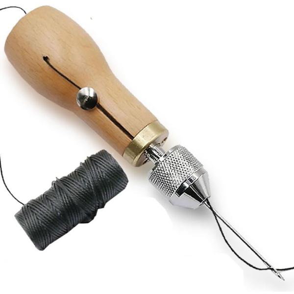 手によく馴染む木製グリップで力を入れやすく針も太くて貫通力があって、かんたんに厚い生地を縫うことができます。ミシン針も流用できて、薄手のナイロンなど縫うこともできる、とても使い勝手も良いステッチヤ一です。詳細は画像をご参照くだいませ