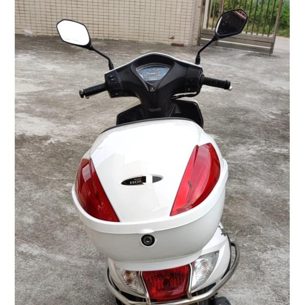 商品仕様材質：ABS樹脂容量：約35Lセット内容：本体×1、装着用台座x1取り付け工具×1式一体感を壊さず、後付け感のない装着イメージHONDAブランドに相応しい高品質ABS樹脂でもっと軽量にアルミとは違い、当商品は高品質なABS樹脂を採用...