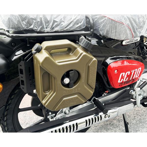 商品名 サイドキャリア燃料タンク セット適合車種 クロスカブ CC110（JA45)（JA60）商品内容 本体のみ、装着用ステーx1式※方向に合わせてご購入ください。※取付説明書は付属おりません