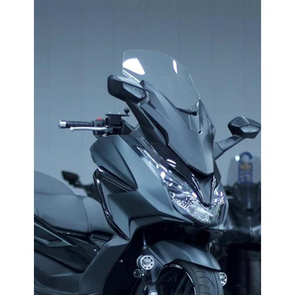 商品名ウインドシールド カウル高強度な合金を使用する多機能なステー錆びにくい合金を利用しますので、耐久性も強度には心配及ばない高品質なアクリルまるで何も付けていないほどの透明さ、長く使用しても黄ばみません。適合車種ホンダ フォルツァ350※...