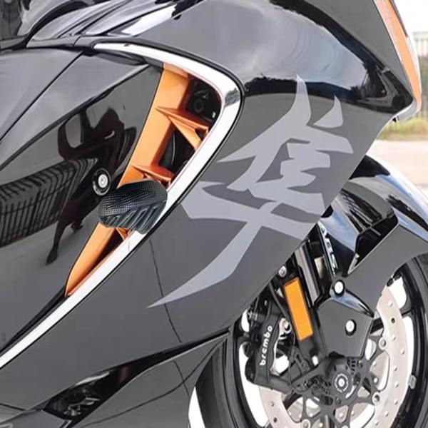 適合車種：スズキ GSX1300R 隼セット内容：転倒防止ガード×左右セット、装着用ネジ×1式【カラー】：ブラックフルマシニング加工による高級感のある仕上がりで、スタイリッシュに引き締めます。高強度で耐食性に優れたアルミ合金を使用。
