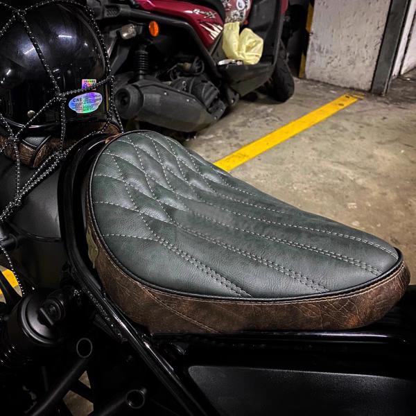 クロスカブ ピリオシート10種類選択可厚さを改善してもっと乗りやすくなる、長距離運転最適！革製で手触りが良い厚くて低反発で乗り手心地よい適合車種：ホンダ レブル 1100※外見は同じですが、ホンダ レブル 250&amp;500適用不可です...