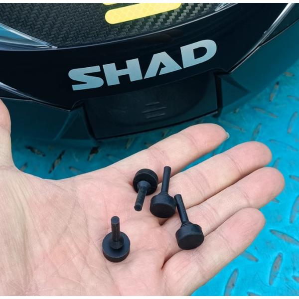 商品名ベースラバー適合型式SHAD SH39 SH40 SH44 SH45 SH47※形状を確認した上で、商品をご購入ください。※他の型式ボックス台座適用できません。ご注意：説明書付きおりません当店では取付サポートを行っておりませんのでご了...