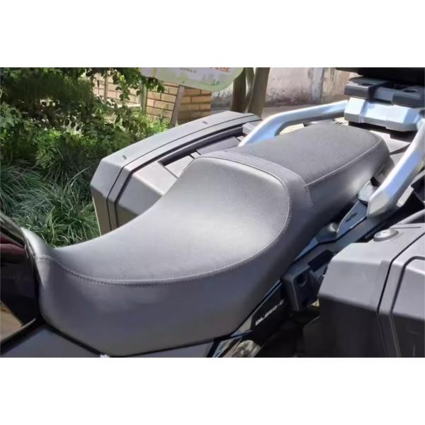 厚さを改善してもっと乗りやすくなる、純正より2CMローダウン、1CM縮める、より柔らかく、長距離運転最適！革製で手触りが良い厚くて低反発で乗り手心地よい適合車種：VStrom 250 V-Strom 250仕様本体x1 ※個人の体型の違いに...