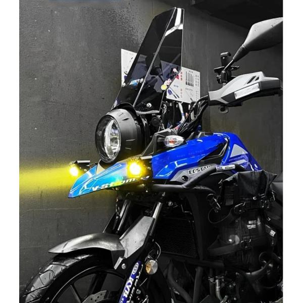 商品名ウインドシールド カウル高強度な合金を使用する多機能なステー錆びにくい合金を利用しますので、耐久性も強度には心配及ばない左右のステーにはM10の孔を開けてあります、増設性が高めます。高品質なアクリルまるで何も付けていないほどの透明さ、...