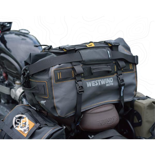 商品紹介 手洗い可能でアウトドア最適リアバッグです。IPX6レベルの防水となっており多少の雨には耐えられる。サイズ：40L：長さ 47cm × 幅 28cm × 高さ 25-40cm55L：長さ 50cm × 幅 30cm × 高さ 30-...