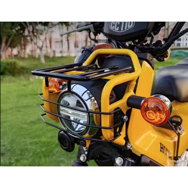 【商品名】フロントキャリアキット ブラック塗装 クロスカブ50/110 (AA06/JA45) 09-11-0105【商品説明】・カラー:ブラック塗装※取り付け説明書付属しておりません。※写真中のランプカバーは別の製品です。・適合車種:クロ...