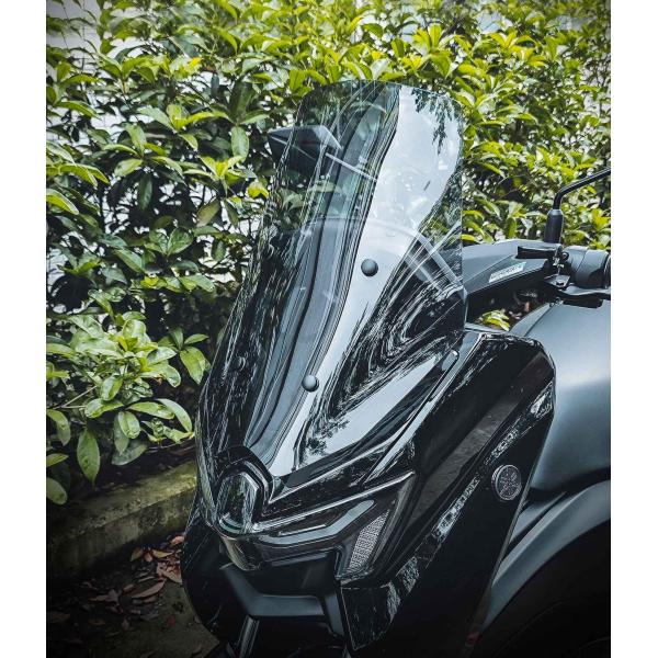 商品名ウインドシールド カウルネジの部分は錆びにくい合金を利用しますので、耐久性も強度には心配及ばない高品質なアクリルまるで何も付けていないほどの透明さ、長く使用しても黄ばみません。適合車種ヤマハ NMAX155 2025年式※2025車種...