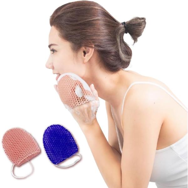 素材プラスチックご使用方法1.水またはぬるま湯で濡らします。2.石鹸または液体石鹸をのせ、よく泡を立てます。3.腕や足は本体で包むように洗うと楽に洗えます。4.背中はハンドルを持ち、左右上下に動かし洗います。5.かかとｍ足裏はハード面で洗う...