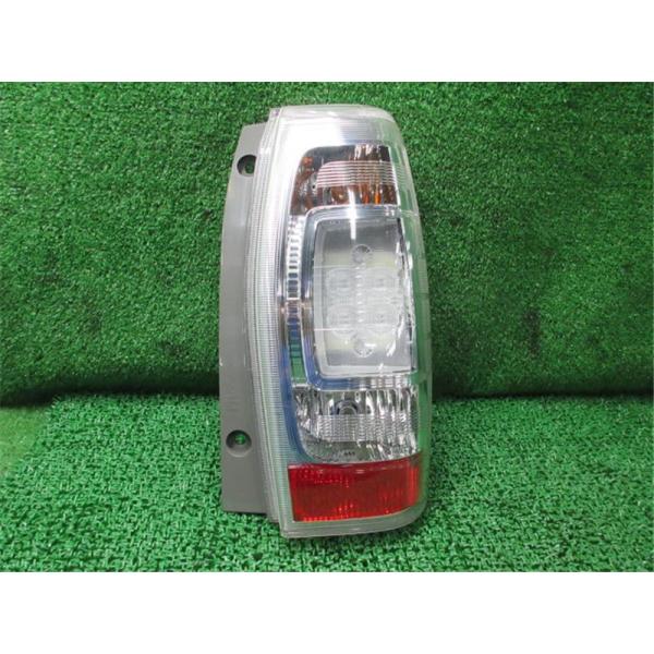 【管理番号】P91500-23005446【在庫所在地】福岡県【参考品番】81550-B2460【部品の傷情報】(1)擦り傷1x1cm【年式】201203【認定型式】DBA-L455S【車台番号】0065000【グレード】Gカスタム【装備】...