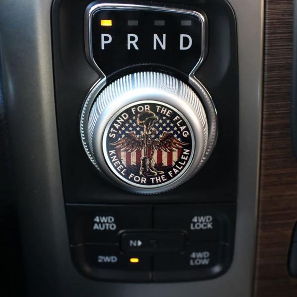 商品名: GODTERA ギアシフトスイッチノブカバー アルミニウムダイヤルシフタートリムプレート ダッジラム1500/2500バトルフィールドクロススタンド フォールンパトリオティック フラッグニール用 GODTERA Gear Shif...