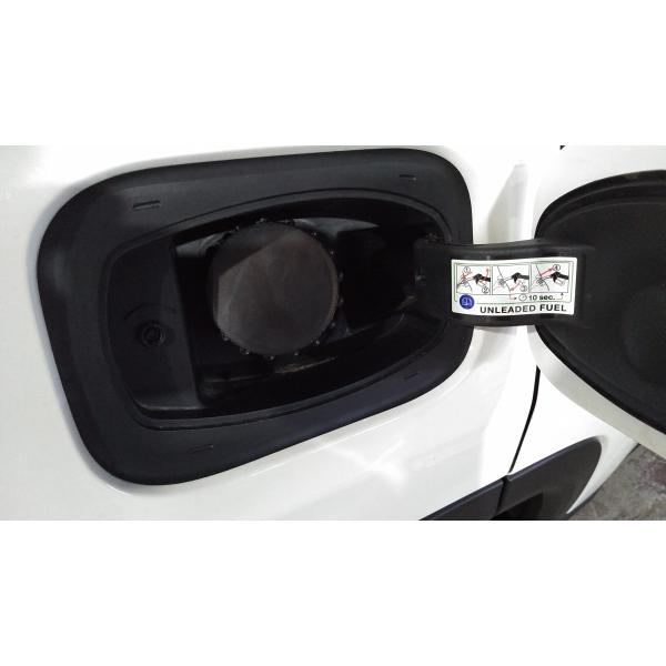 商品名: ガスキャップ ダスト カバー ダッジ・ラム クライスラー ジープ用 キャップレス燃料システム Capless Fuel Port Dust Cover ? Compatible with Dodge, Ram &amp; Chry...