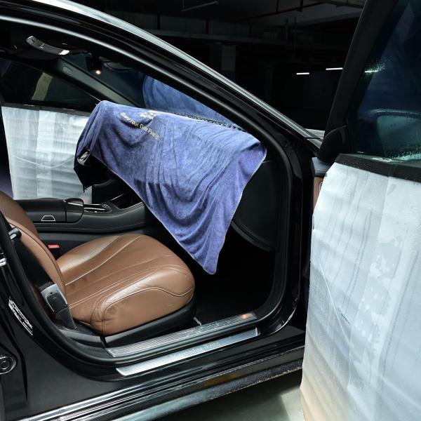 商品名: NEWISHTOOLウィンドウティントキットには、車のドアパネルカバー4枚とウィンドウフィルム取り付け用のソークロープ付きカーダッシュカバータオル1枚、自動車用ガラス着色クリーニング用防水着色キットが含まれます。 NEWISHTO...
