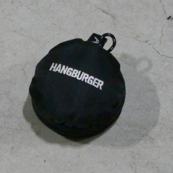 ▼本来はハンバーガーの箱をイメージしたものを製作する予定でしたが、「ハンバーガーからHANGBURGERが出てくる方が面白いのでは」と、ネタのような会話から誕生しました。製造は、ASOMATOUSも所縁ある大阪「十三」を起点に、ファッション...