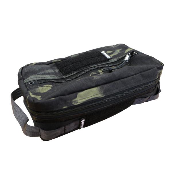 ▼歴代３種目にあたる新型のティッシュケースになります。今回はご要望の多かった「厚めのプレミアムティッシュ」が入る大きさとしています。（又は、薄型ティッシュボックスを２個収納出来ます。）背面２本のストラップを利用してベースプレートにもお取り付...