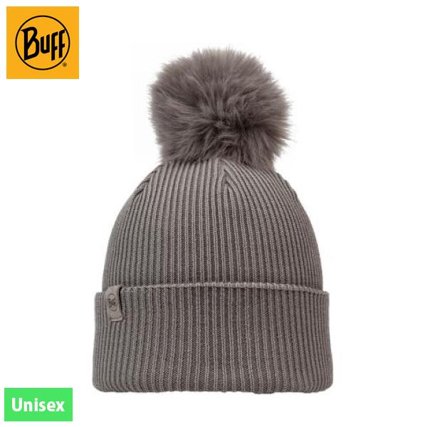 ▼柔らかくスタイリッシュなフェイクファーポンポンが付いたカフビーニーで、冬らしい雰囲気を演出します。100%リサイクル素材を使用しており、環境への負荷を軽減しています。■仕様【サイズ】22×21cm【重量】144g【素材】リサイクルポリエス...