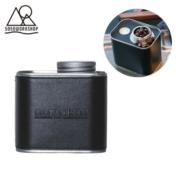 ▼ブリ缶のキャニスター。空気弁がついていて、豆から発生するガスを効率よく外へ排出、外部から酸素の侵入を防ぎ鮮度を保ちます。■仕様【サイズ】約95×95×70mm【重量】約112g【材質】ブリキ／PU／PE【容量】約150g【耐熱】約120℃...