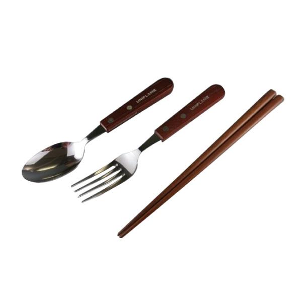 fanカトラリーRと同じデザインの１人用カトラリーセット。※既存4人用ケースには2人分まで追加できます。■仕様[サイズ]　約185mm(スプーン), 約190mm(フォーク), 約225mm(箸)［重量］ 約39g(スプーン),　約35g(...