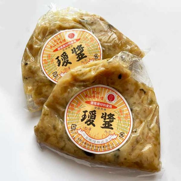 川善の定休日は発送できないことをご了承お願いいたします。賞味期限60日 到着したら冷蔵庫での保管をお願いします。和歌山に古くから伝承されてきた、米、はだか麦、大豆、白瓜、茄子、生姜、しそを混合した、野菜たっぷりな そのまま食べるお味噌です。...