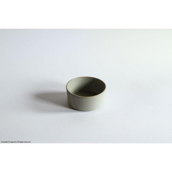 使うほどに愛着が増す、灰釉の柔かな表情が魅力の「モデラート ボウル」。テーブルに置いてあるだけでこなれた雰囲気が出る独特の存在感と、気が付くといつも手に取っていそうな自然体で快適な使い心地のシリーズです。豊富なバリエーションでコーディネート...