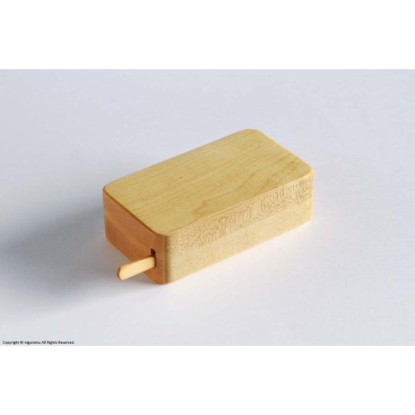 サイズ 148"W × 84"D × 44"H mm重量: 185 g材質：天然木表面仕上：オイルフィニッシュその他：バタースプレダー付き