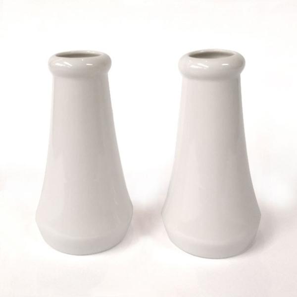 商品分類:神具商品説明:【商品コード：2282】■商品詳細●商品サイズ：高さ9.3cm×幅5.4cm●材質：瀬戸物●日本製※一対のお値段となっております。※本製品は焼き物の為、色・サイズが多少異なる場合がございます。榊立は神棚にお供えする御...