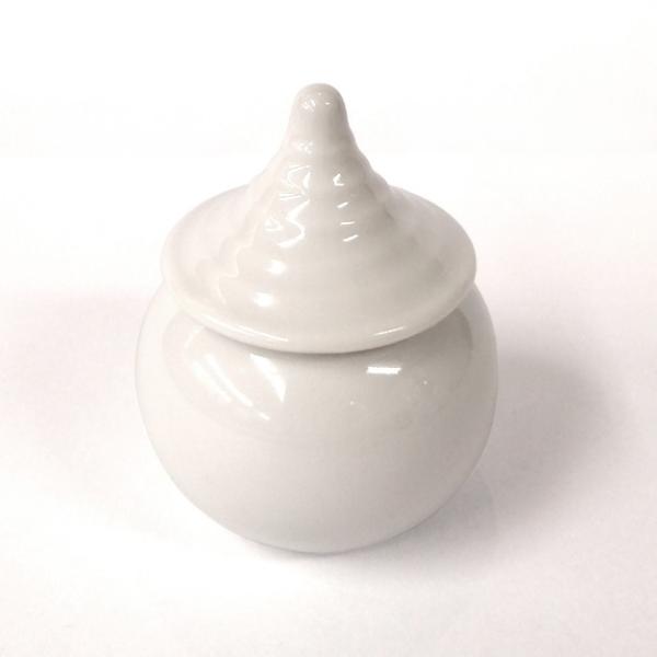 商品分類:神具商品説明:【商品コード：2289】■商品詳細●商品サイズ：高さ6cm×幅4.8cm●材質：瀬戸物●日本製※本製品は焼き物の為、色・サイズが多少異なる場合がございます。水玉は水器ともいい、お水を入れてお供えするための器です。 お...