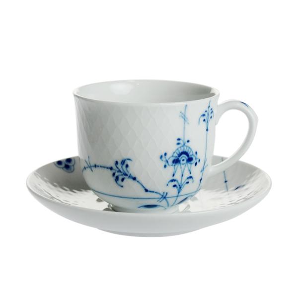 西洋とアジアの食文化ブルーパルメッテは2004年に誕生したロングセラーシリーズ。料理を大皿から取り分けるアジアの食文化をイメージしてデザインされ、 機能的で和洋折衷の料理に調和する完成された器です。絵柄はブルーフルーテッドのモチーフがアレン...