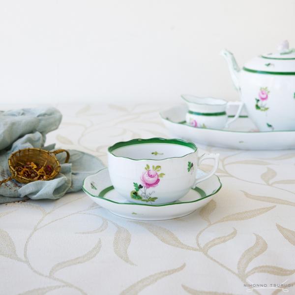 ウィーンの薔薇は、オーストリアの名家ハプスブルグ家の内遣い用として制作されました。ハプスブルグ家は中世から20世紀初頭にかけてヨーロッパで高い地位を保持していた貴族の家系です。様々な国の支配権力の家系となり、解体されたのちも尚強い力を持った...