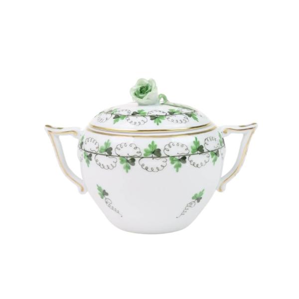 身近なハーブ“パセリ”を図案化ハーブの「パセリ」を図案化したパセリシリーズ。さわやかなパセリの帯が上品な印象です。パセリは旧ウィーン窯の時代から、ハプスブルク家に愛用されていたパターンの一つで、日常使いとして愛用されていたそう。その後、ウィ...