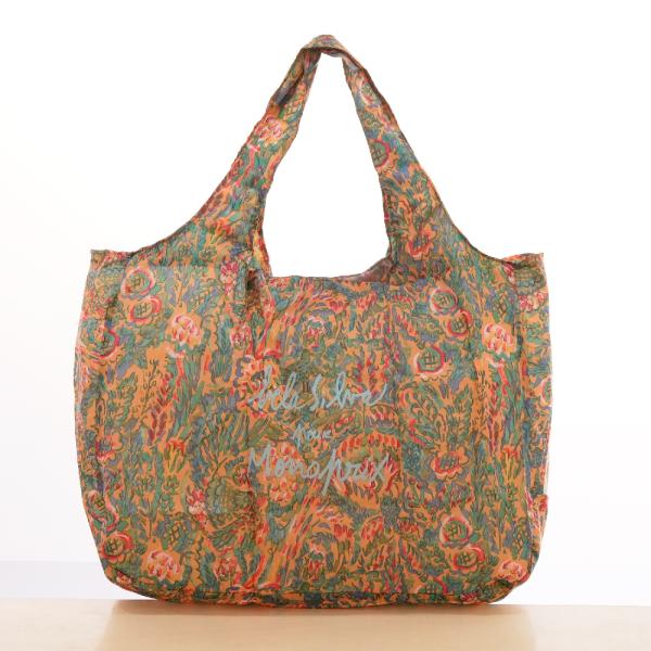 フランスのスーパーマーケットチェーン「モノプリ（Monoprix）」パリジェンヌ達が日常的に利用する場所でありながら、雑貨や衣類、食料品まで幅広い品揃えで人気のお店です。特にこのエコバッグは柄が可愛らしく、カラフルなデザインやエレガントなデ...