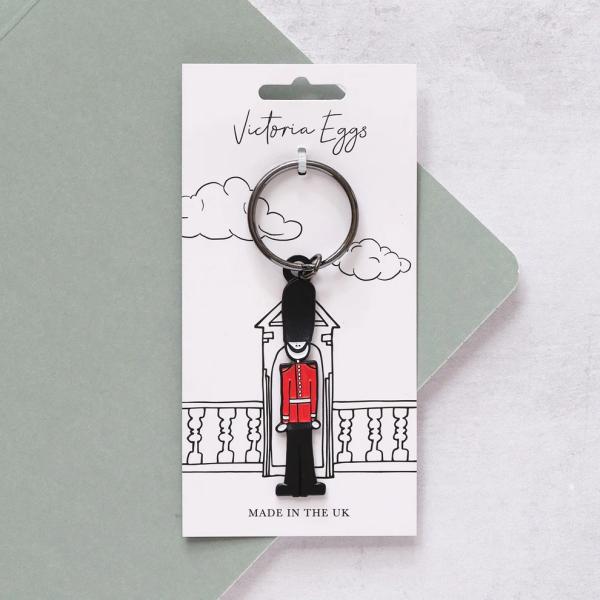 Victoria Eggs はロンドンを拠点とするデザイナー ヴィクトリアさんが手がける、イギリス製のホームウェア＆ギフトブランド 。全てのデザインは 手描き (hand-drawn) にて行われ、その手描きの絵をデータ化して商品を制作して...