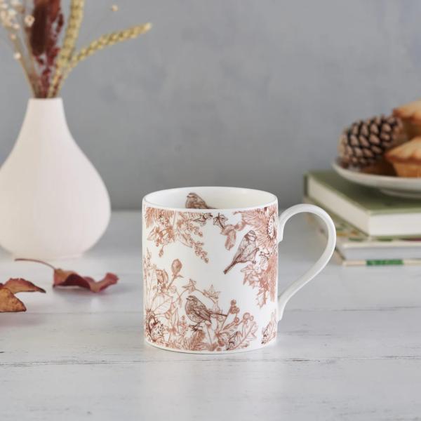 Victoria Eggs はロンドンを拠点とするデザイナー ヴィクトリアさんが手がける、イギリス製のホームウェア＆ギフトブランド 。全てのデザインは 手描き (hand-drawn) にて行われ、その手描きの絵をデータ化して商品を制作して...