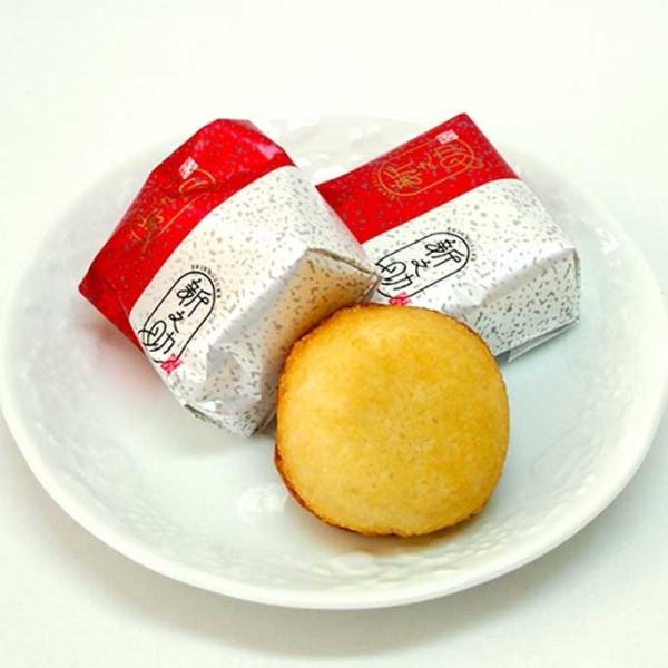 "新之助"の米粉の入ったふんわり食感のシフォンケーキ2017年秋にデビューしたプレミアム米"新之助"。本商品は「新之助」の米粉を入れ、ふんわり焼き上げた生地の中にカスタードクリームを入れたシフォンケーキです。ふんわりとした食感で、口の中にお...