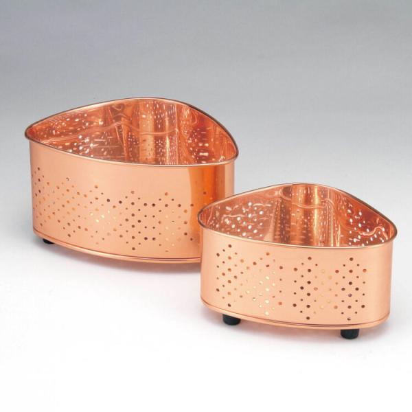 ※画像右側の小さい方の商品の取り扱いです。銅イオン効果により、雑菌やカビの繁殖を抑えます。サイズ：W172×D120×95mm重量：160g容量：1100ml材質：本体：銅　　足：合成ゴム