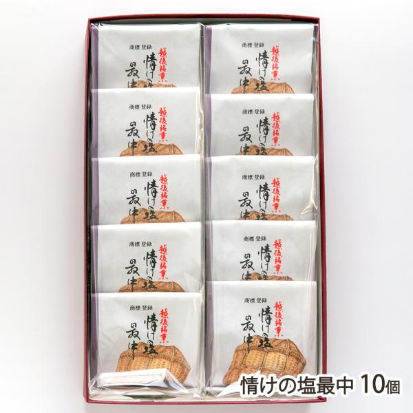 上杉謙信の逸話にちなんだ和菓子「情けの塩最中」。香ばしい皮の中には、たっぷりの餡子と、上越産こがねもちを使用したお餅を詰めました。看板商品の「出陣餅」に並ぶ、地元を代表する銘菓です。かなざわ総本舗から、看板商品「出陣餅」よりも前に誕生した銘...