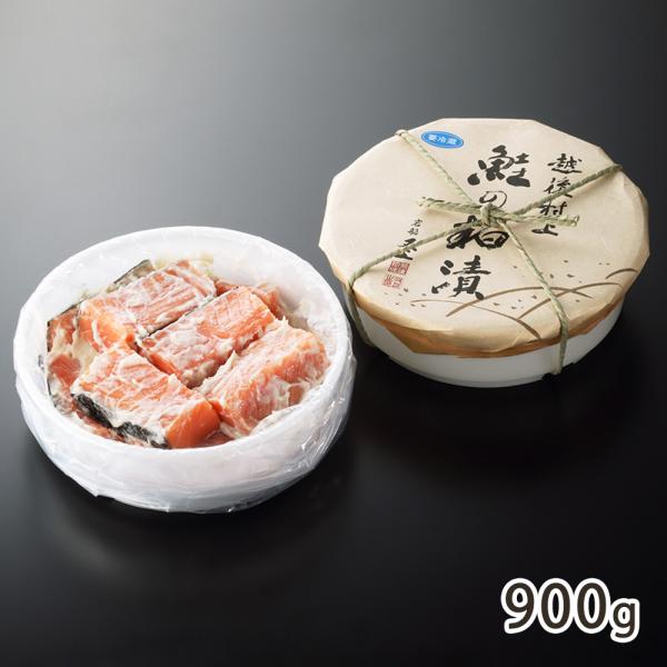 又上の「鮭の粕漬け」は、新潟県で人気の地酒「〆張鶴」の酒粕を使い、じっくり時間をかけて旨味を浸透させた一品。ふわりと香る酒粕と、深みのある鮭が美味しく、家庭用にも、贈答用にも人気です。天保年間創業の老舗「又上」から、こだわりの粕漬けをご紹介...