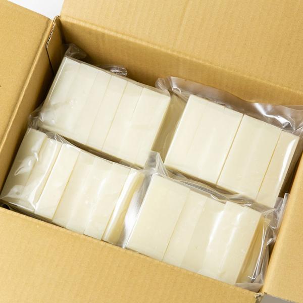 自然豊かな村上市にて、大切に育てたもち米「こがねもち」から作った杵つき餅です。濃厚な風味と、食べごたえのある強いコシが格別！焼き餅・お雑煮・お汁粉など、どんな料理にも適しています。神林カントリー農園の杵つき餅「にいがた美人」は、真っ白な美し...