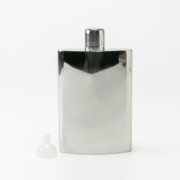 シンプルなデザインと機能性が抜群！ステンレス製のウイスキーボトル。お酒好きの間では「スキットル」という名で親しまれる、蒸留酒用の水筒です。父の日などのプレゼントに喜ばれますよ。ウイスキーボトルは、別名「スキットル」「ヒップフラスコ」とも呼ば...