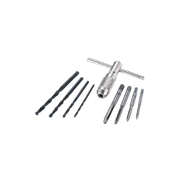 4サイズの中タップと下穴ドリル、タップホルダのセットです。鉄・真鍮・プラスチック・アルミニウム等の穴あけ、めねじ切り、めねじのねじ山形成に。材質：タップ・・・タングステン鋼　ドリル・・・高速度鋼（HSS）