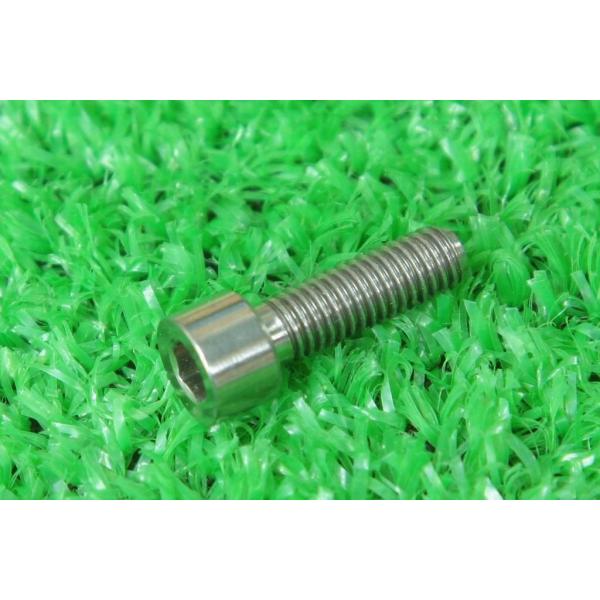 ・主な仕様：サイズ：Ｍ５＊１６ｍｍヘッド直径：　約　８．０ｍｍ　ヘッド高さ：約　５．２ｍｍ対応工具：４ｍｍ　６角レンチ材質：Ｔｉ−６Ａｌ−４Ｖ平均重量：　約２．０ｇ／本※マニュアル、パッケージ無