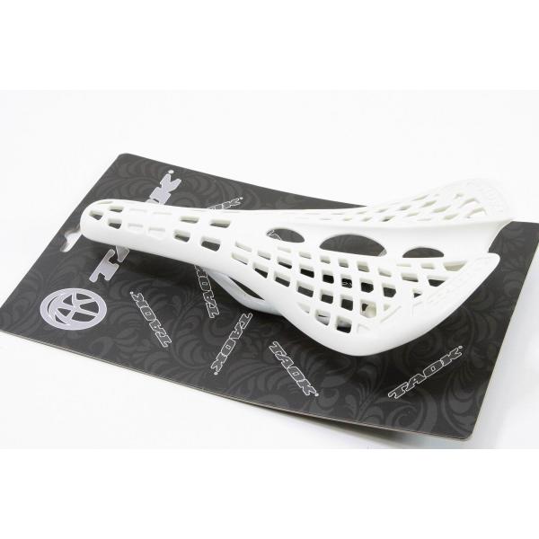 ・主な仕様： ・レール幅：　４４ｍｍ ・レール材質：クロモリ（Ｃｒ−Ｍｏ） ・サイズ：１４５×２７５ｍｍ  ・重さ：　２１０ｇ　＋−５ｇ（実測）※パッケージ、マニュアル無